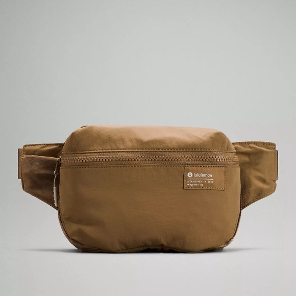 Clean Lines Belt Bag 2l